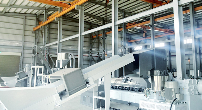 Film recycling machine mounted in Canada | POLYSTAR